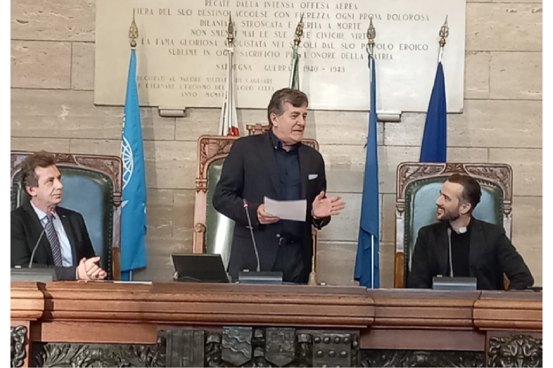 Comune di Cagliari | Edoardo Tocco ha ospitato Don Davide Cannella per ...